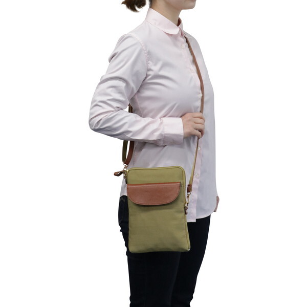 小田清 豊岡工房 牛革使いスマホが操作できるショルダー ブラウン